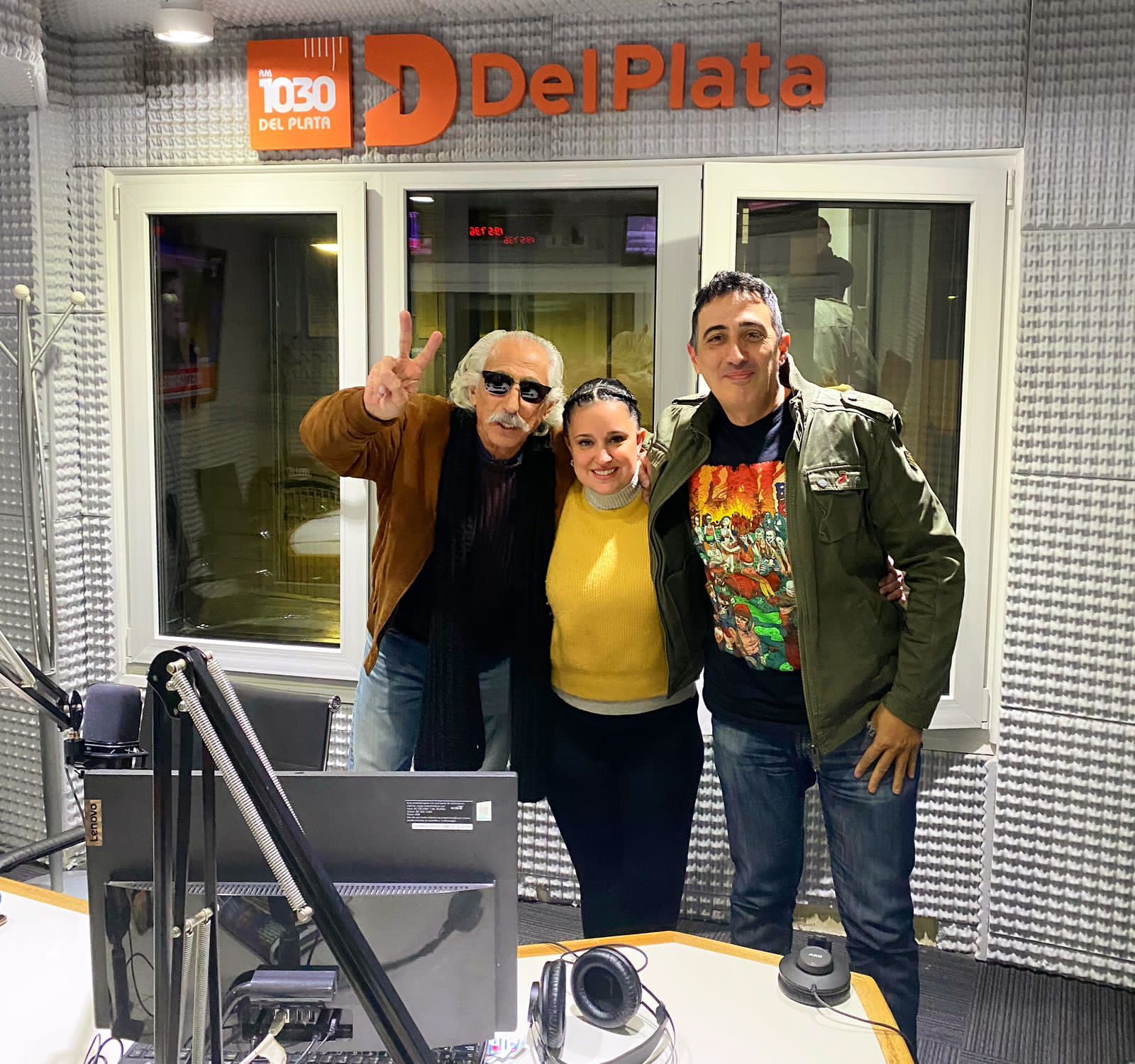 DEMOS UN GRITO DE GUERRA - Radio Del Plata AM 1030