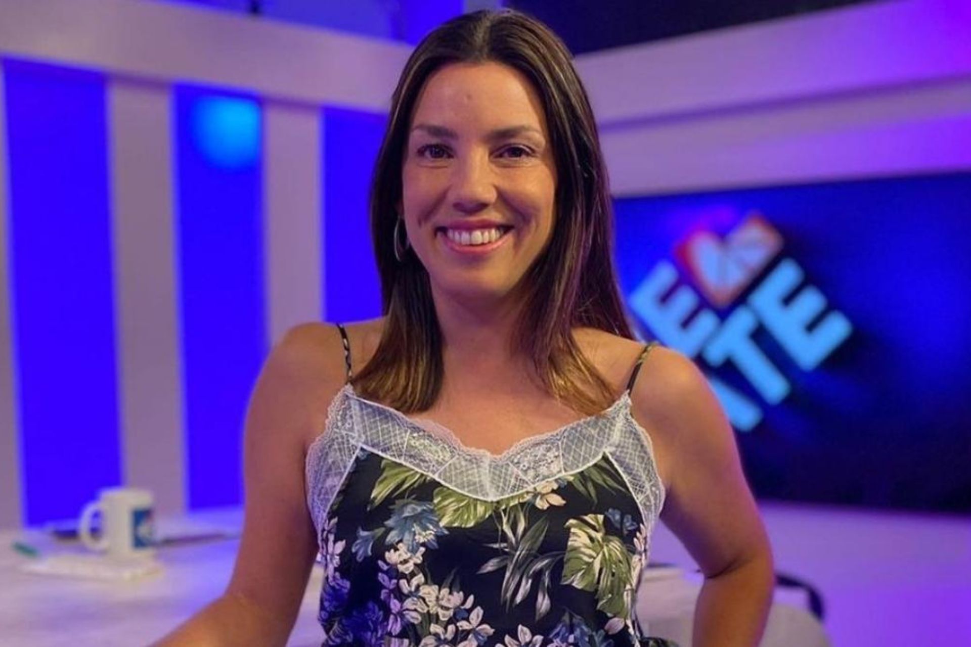 Paula Escobar - periodista chilena, Analiza la Guerra Fría Entre la China Suárez y Benjamín ...